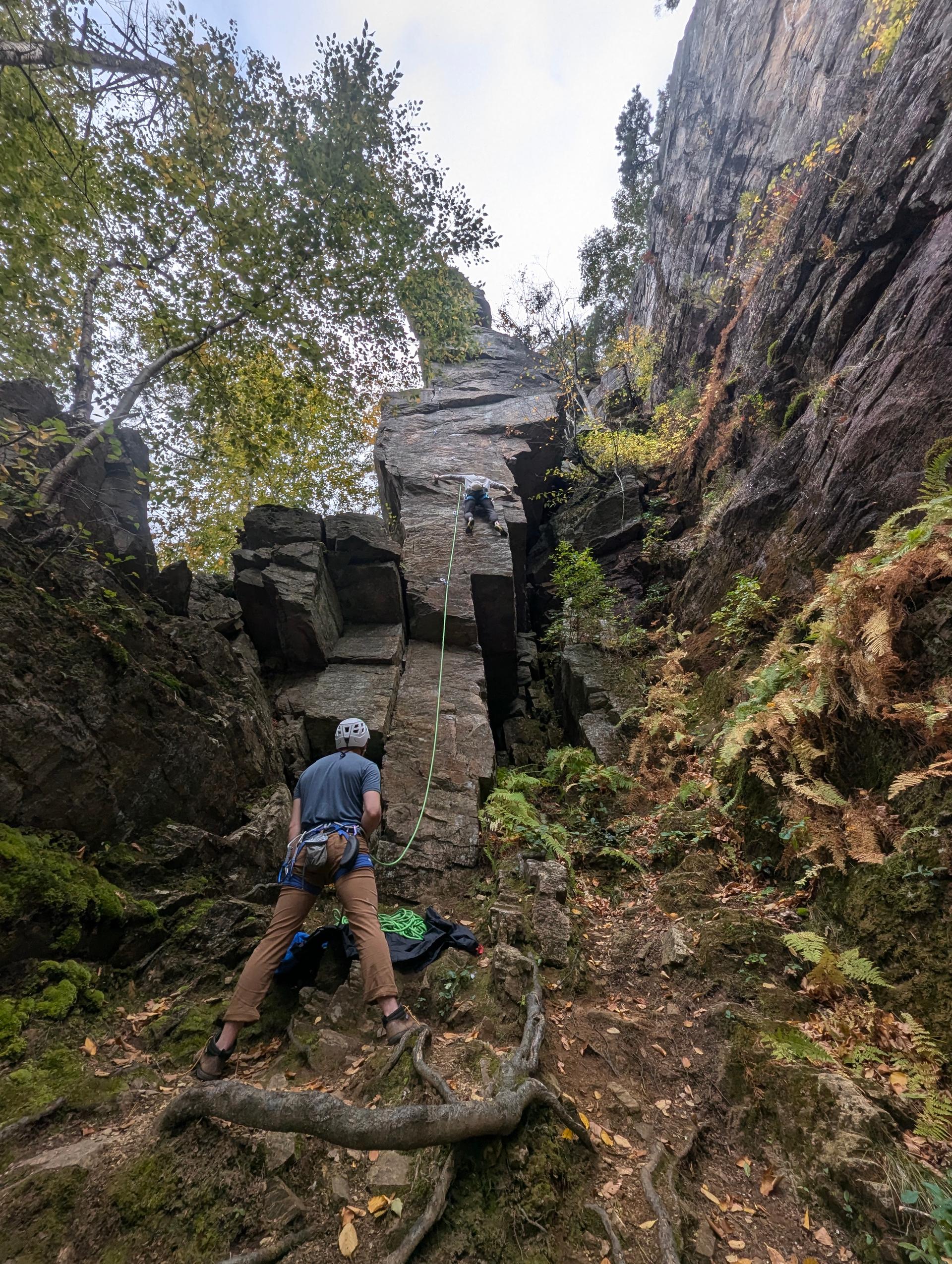 Ross Rocks climbing area